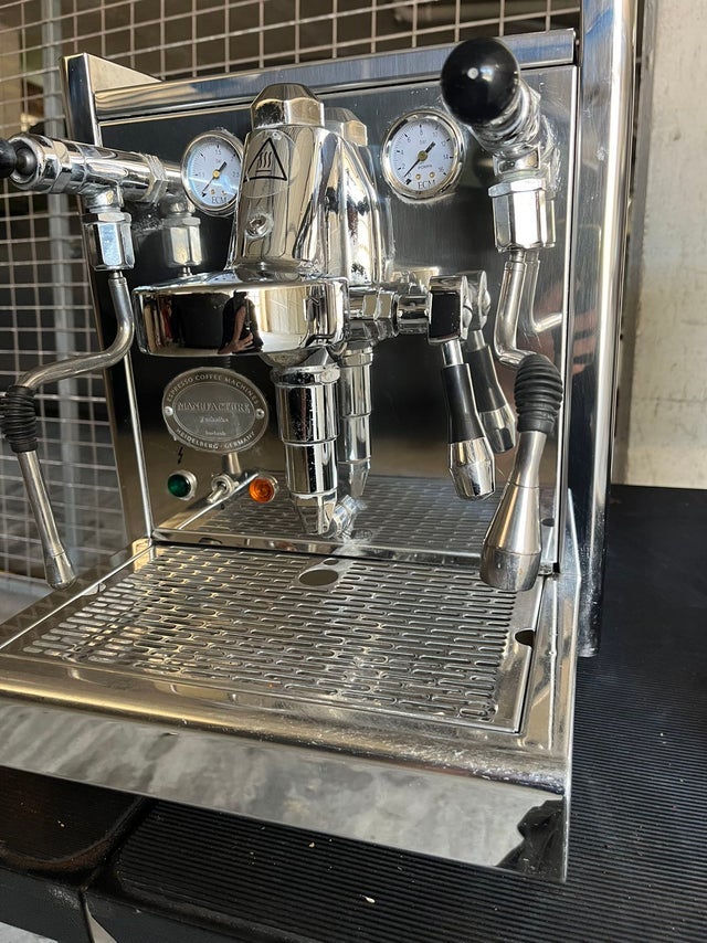 Lee Coffee Machine